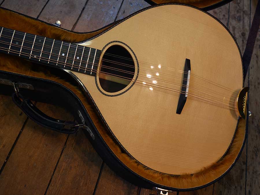 Stefan Sobell Guitars » Octave mandolin front 2